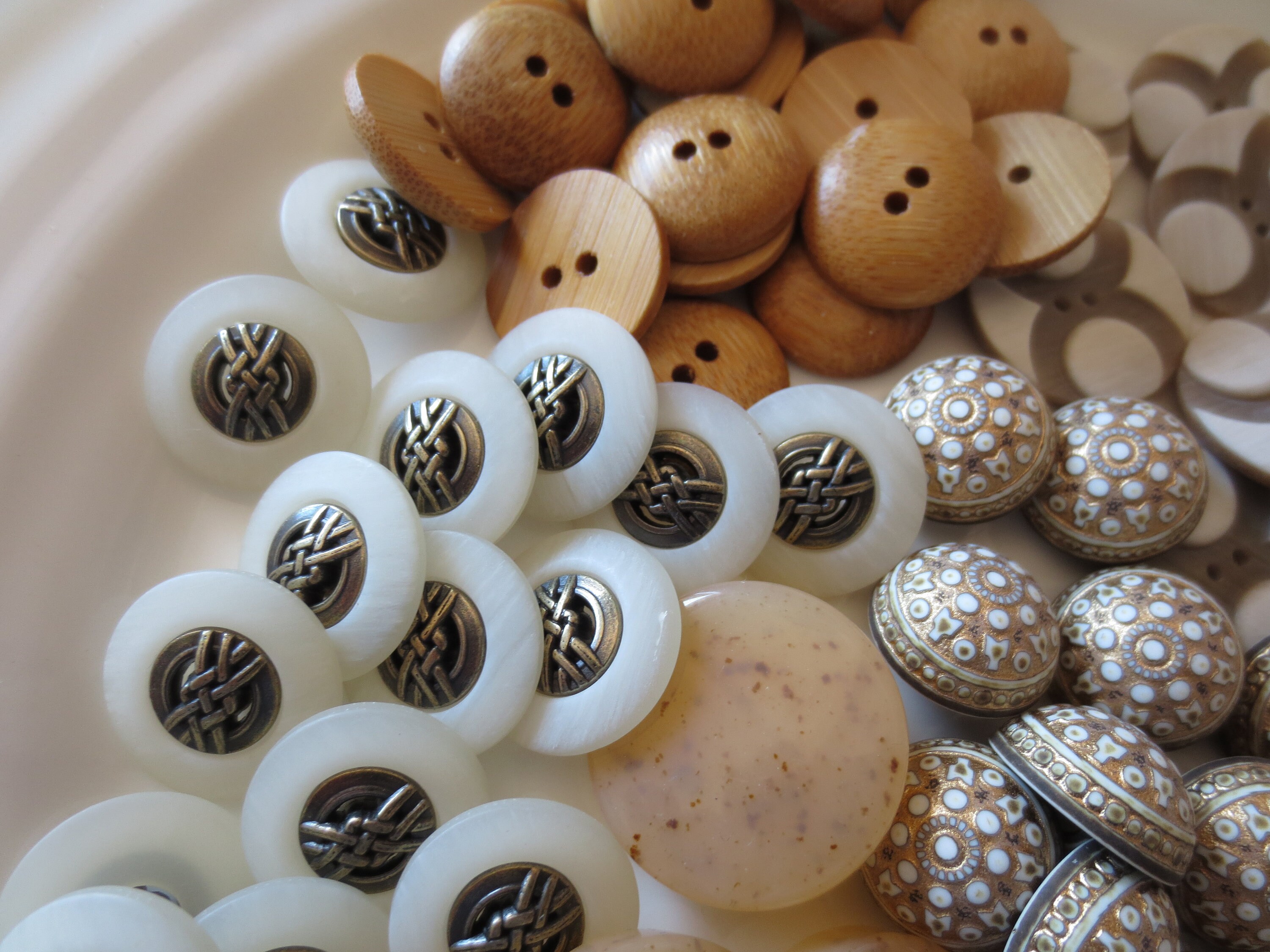 Bulk Buttons Assortment Boho Rustic Mix Brown Neutral 125 Pieces Sets ...