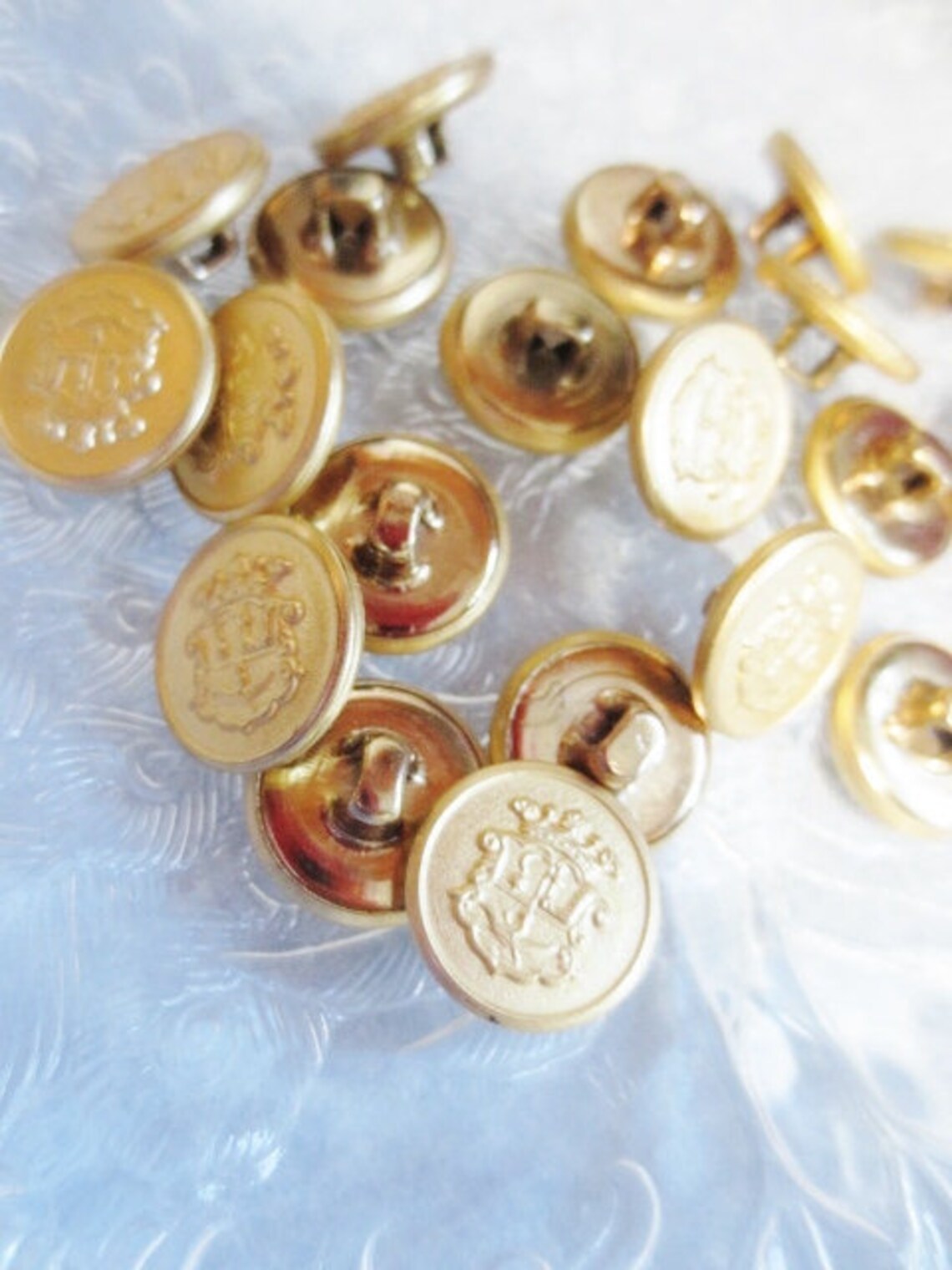 Gold Shank Buttons Brushed Metal 5/8 Heraldry Crest - Etsy