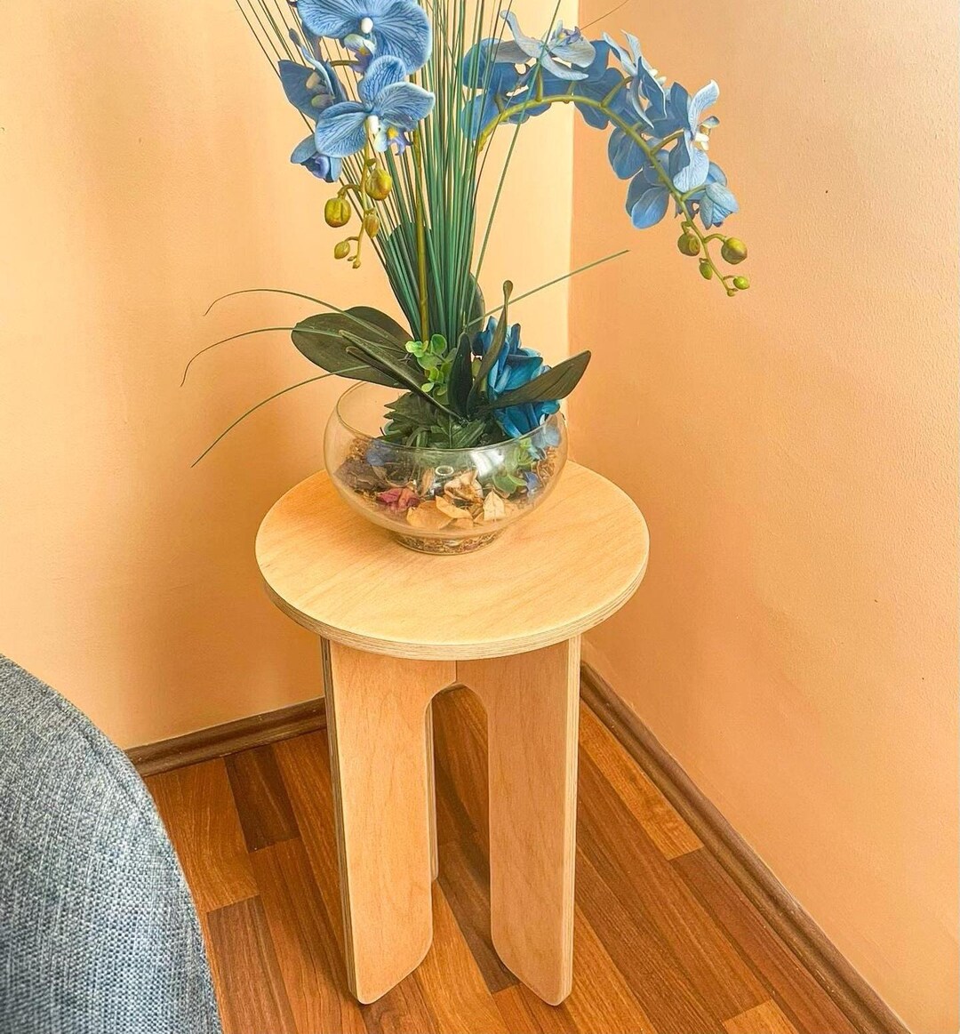 Wooden Round Side Table, Small Side Table for Living Rooms, Wooden ...