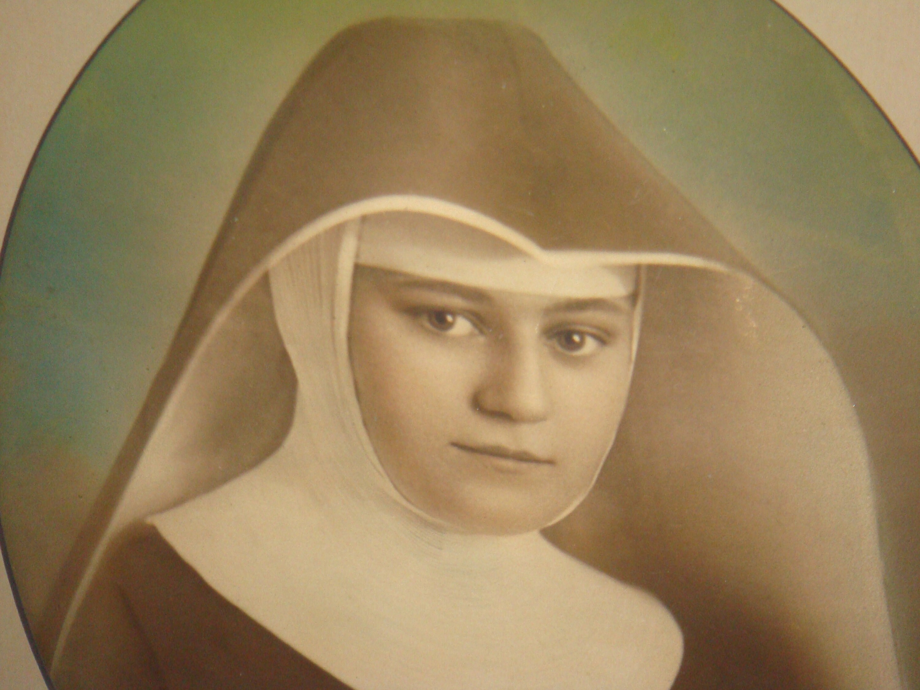 Antique Oak Oval Frame with Hand Color Photo of Nun Religious | Etsy