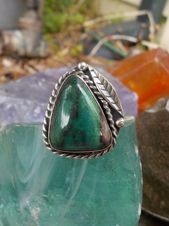 Size 8.25 Vintage Native American Green Crystal Triangle Chrysocolla Gem Stone and Sterling Feather Raindrop Ring Etsy