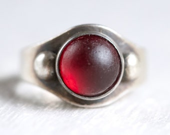 Red Dot Signet Ring - Etsy