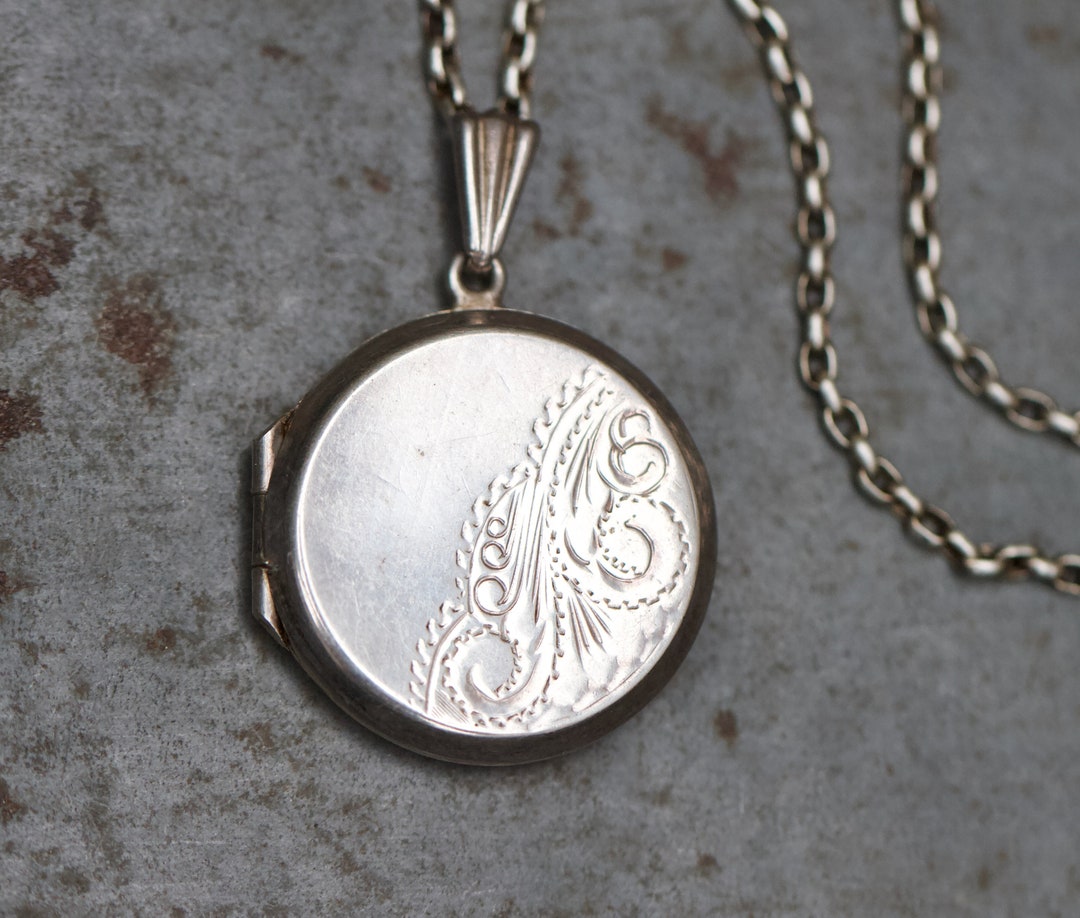 Art Nouveau Round Locket Necklace - Sterling Silver 20mm Photo Keepsake ...