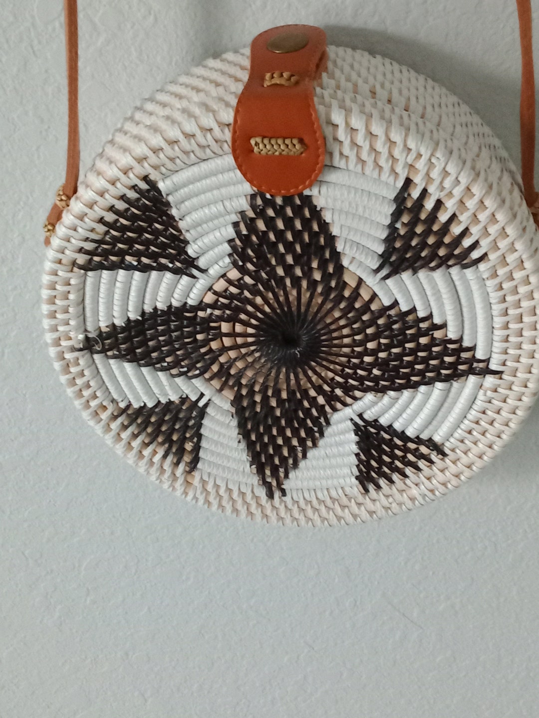 Handmade Native Rattan Round Sling Cross Your Body Purse Indonesia bali ...