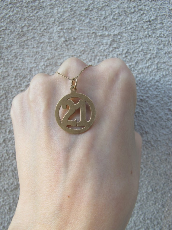 VINTAGE 14K THE NUMBER 21 CHARM 21ST BIRTHDAY, 21 YEA… - Gem