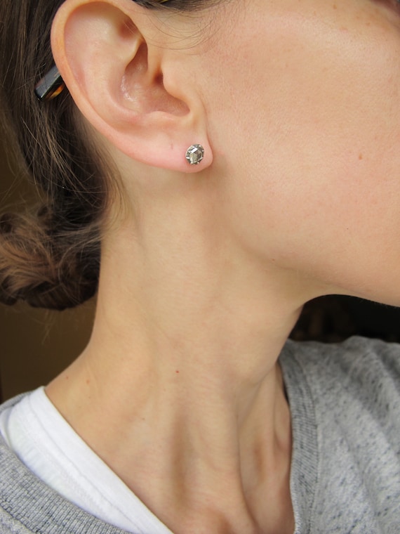 Antique Rose Cut Diamond Collet Set in Silver and 14k… - Gem