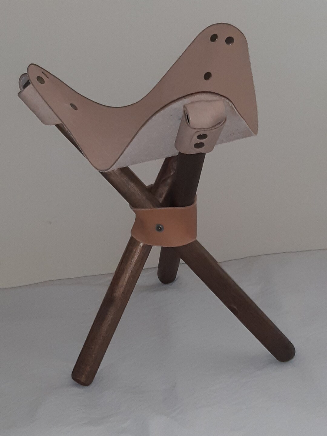DETACHABLE TRIPOD BENCH - Etsy