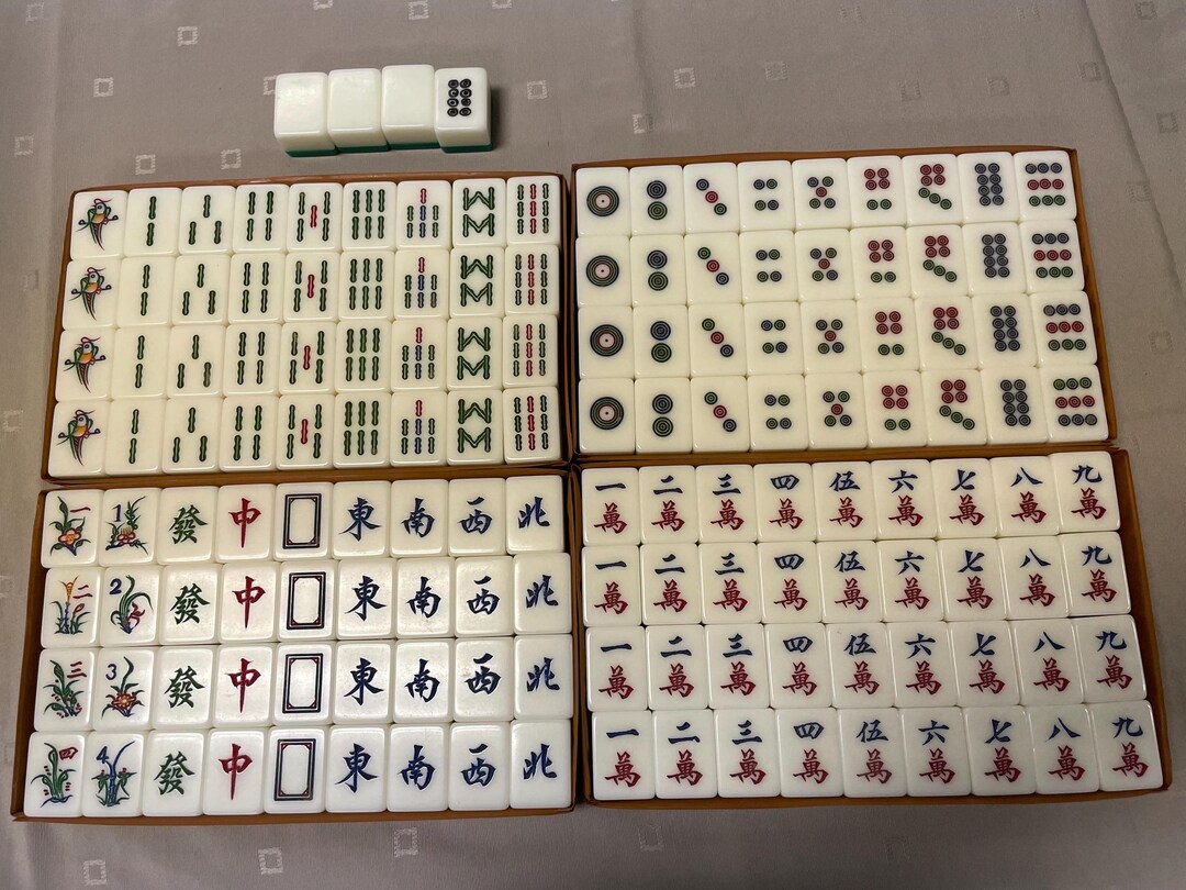 Vintage Acrylic Mahjong Set With Large Tiles, 1980s - Etsy
