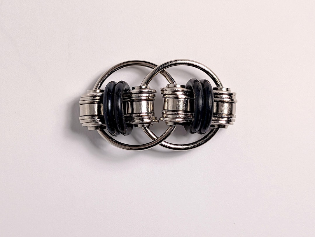 The Little Jerry Flippy Chain Fidget Toy / Bicycle Chain Silent Office ...