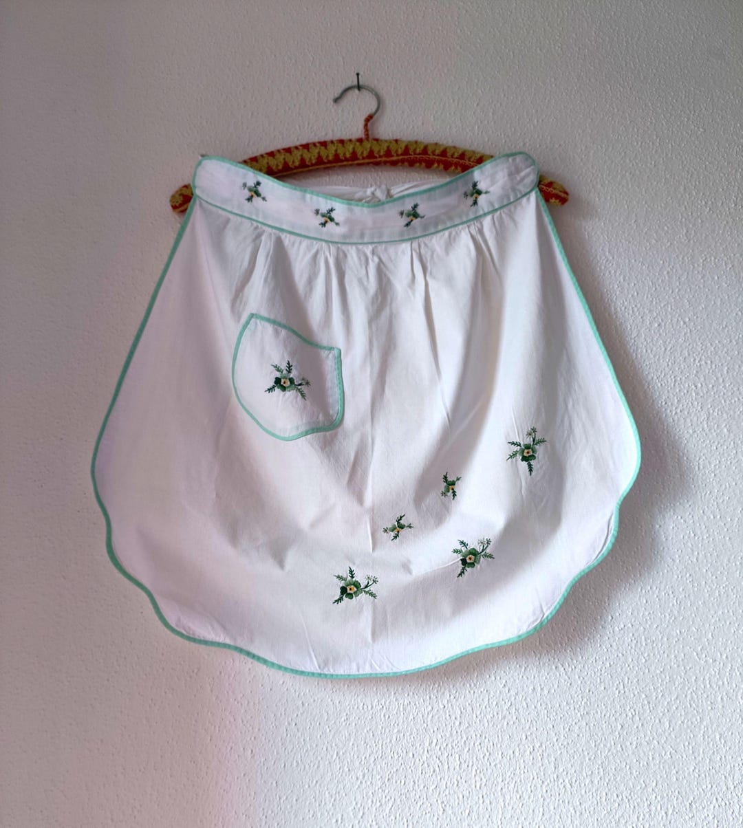 True Vintage 1950s Half Hostess Apron, White With Mint Trim, Cotton ...