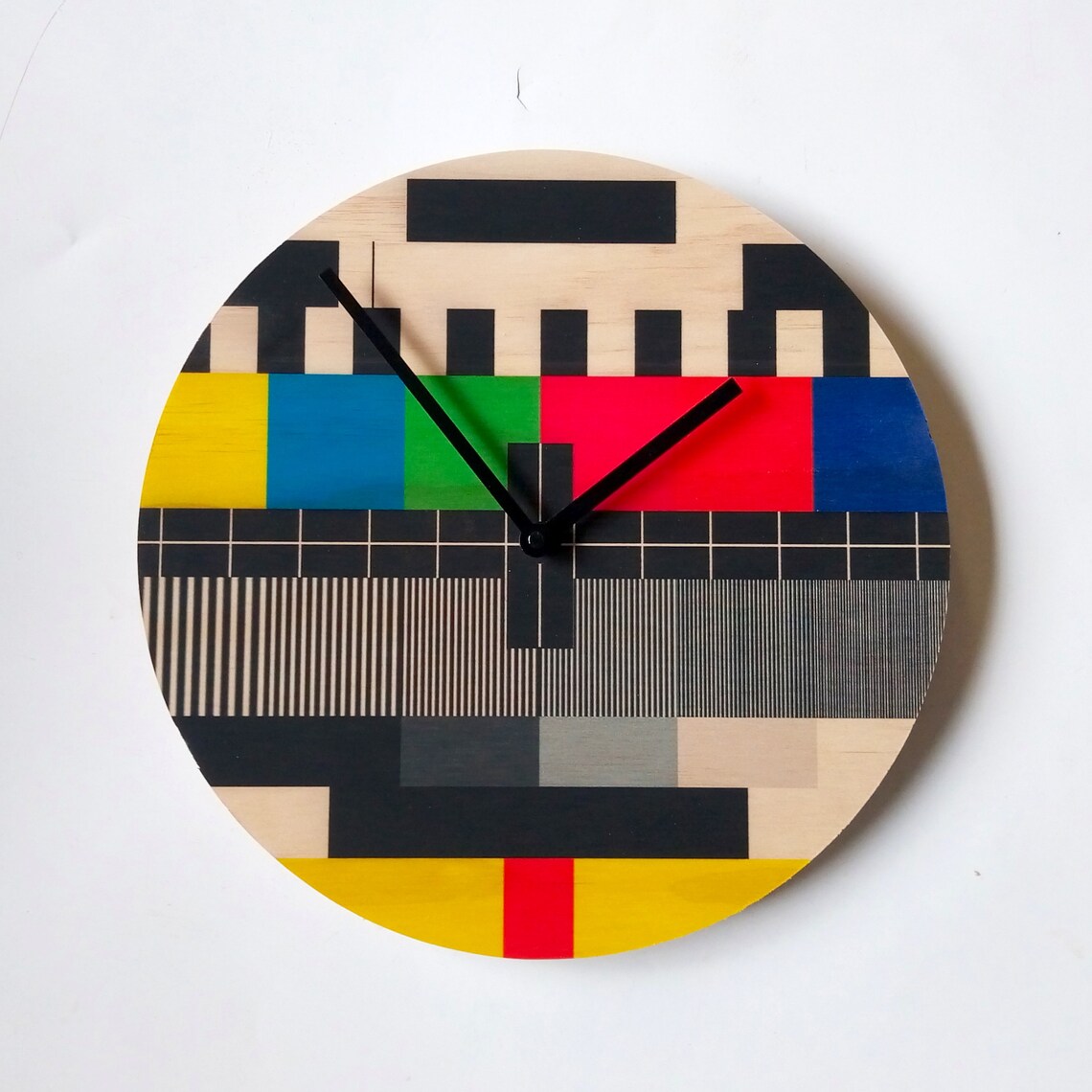 Objectify TV Test Pattern Wall Clock - Etsy