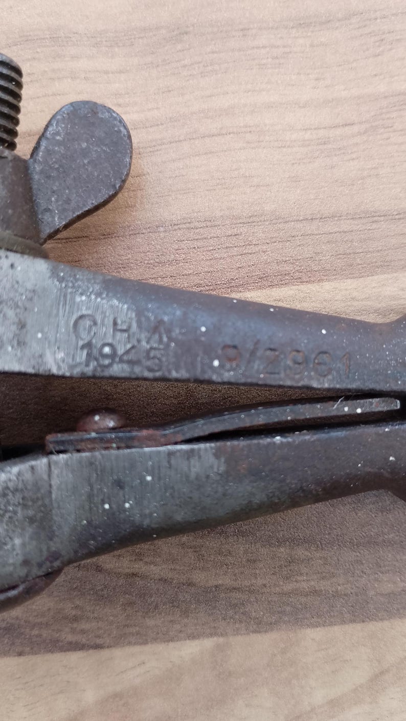WW2 MILITARY ERA Hand Vice/clamp. Broad Arrow Stamp 1945 9/2961 - Etsy