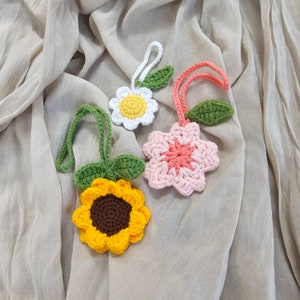 Cute Floral Crochet Keychain, Sunflower, Daisy, Sakura Crochet Cotton ...