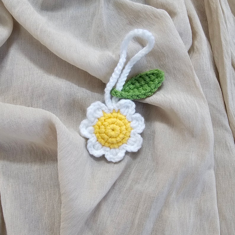 Cute Floral Crochet Keychain, Sunflower, Daisy, Sakura Crochet Cotton ...