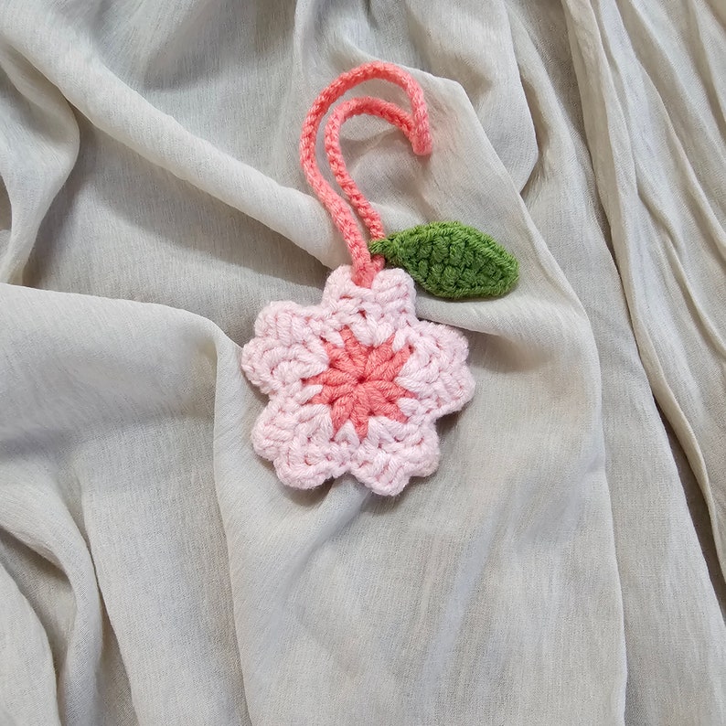 Cute Floral Crochet Keychain, Sunflower, Daisy, Sakura Crochet Cotton ...