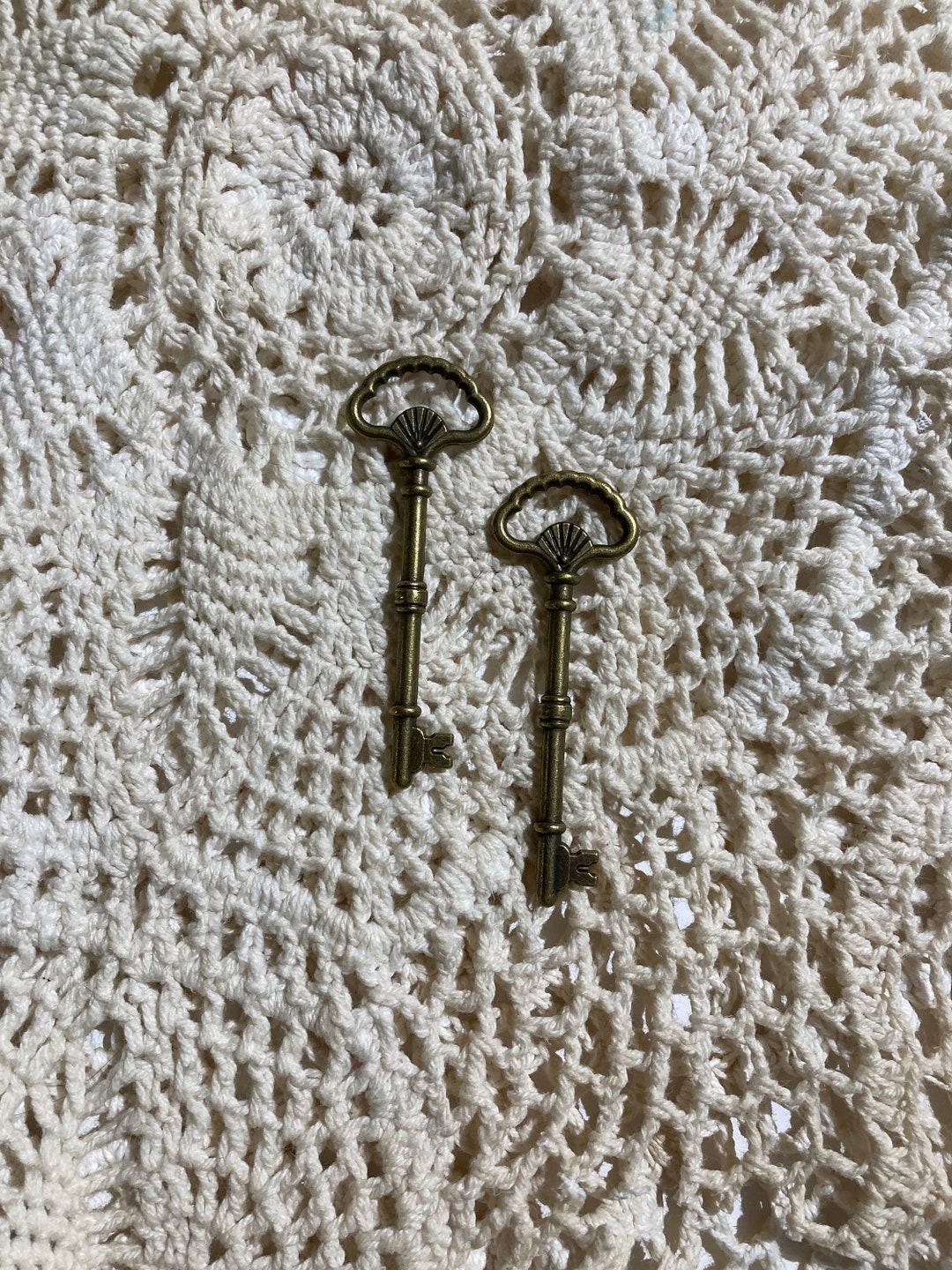 NEW!!! Large Antique Gold Vintage Skeleton Key Embellishments, Pendants ...