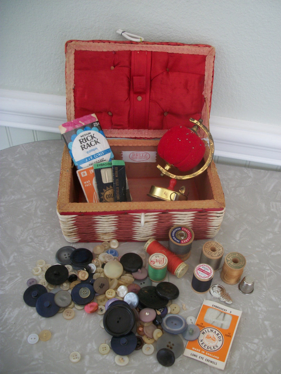 Vintage Straw Sewing Basket With Sewing Notions: Dritz Red & White - Etsy