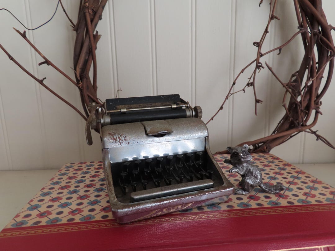 A Vintage Novelty Typewriter Tabletop Cigarette Lighter Tobacciana ...