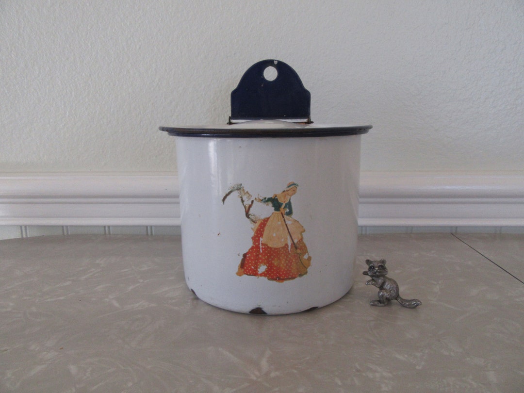 Just Adorable Vintage White Enamel Wall Handing Cleaning Detergent ...