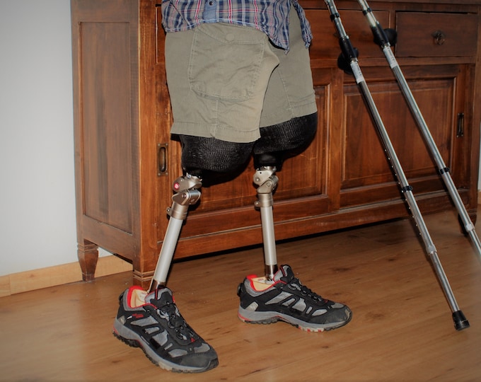 Extremely Rare Pair DAK Pretender Prosthetic Leg Movie Prop Theatre ...