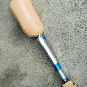 Rare Wheelchair Use LAK Pretender Prosthetic Leg Movie Prop Theatre ...