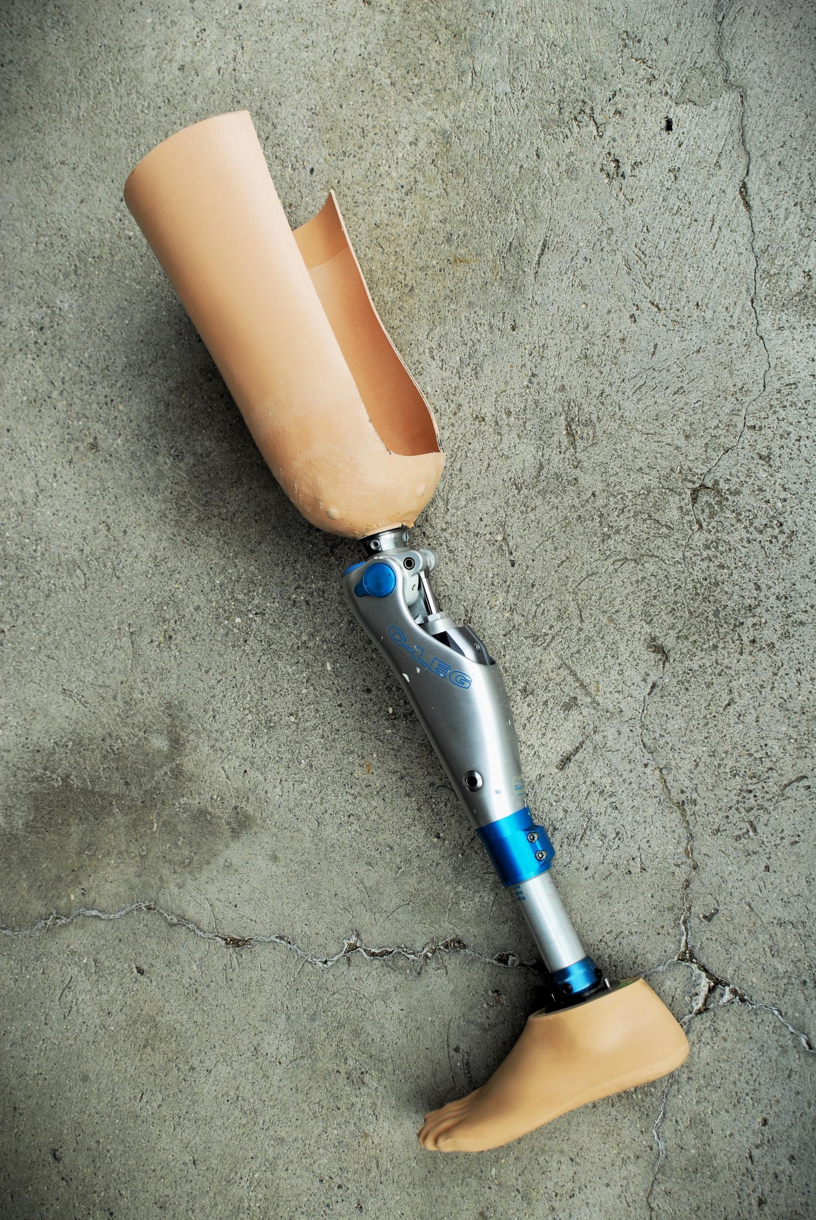 Rare Wheelchair Use LAK Pretender Prosthetic Leg Movie Prop Theatre ...