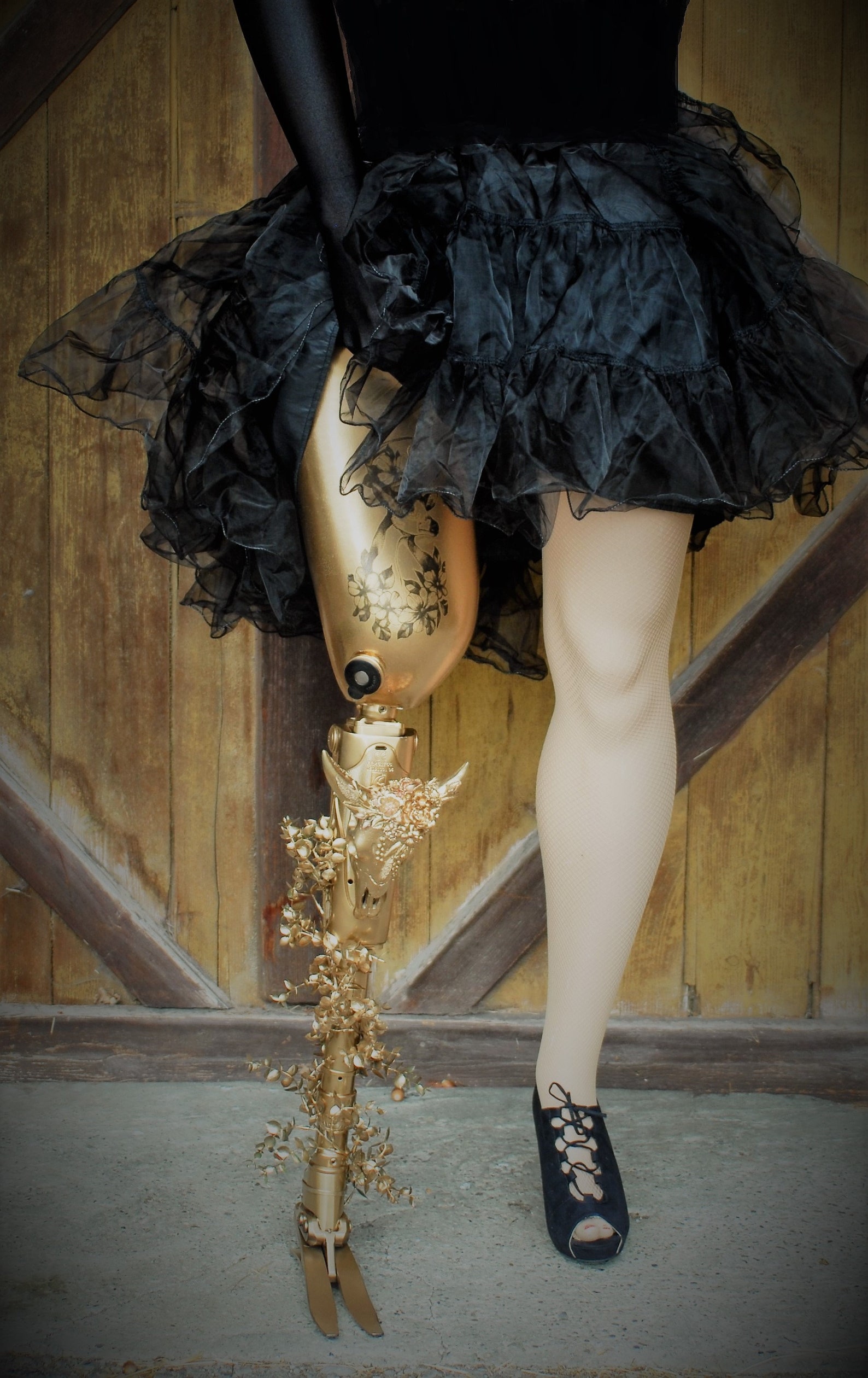 Unique STEAMPUNK Gothic Womens Prosthetic Leg Above Knee Amputee ...