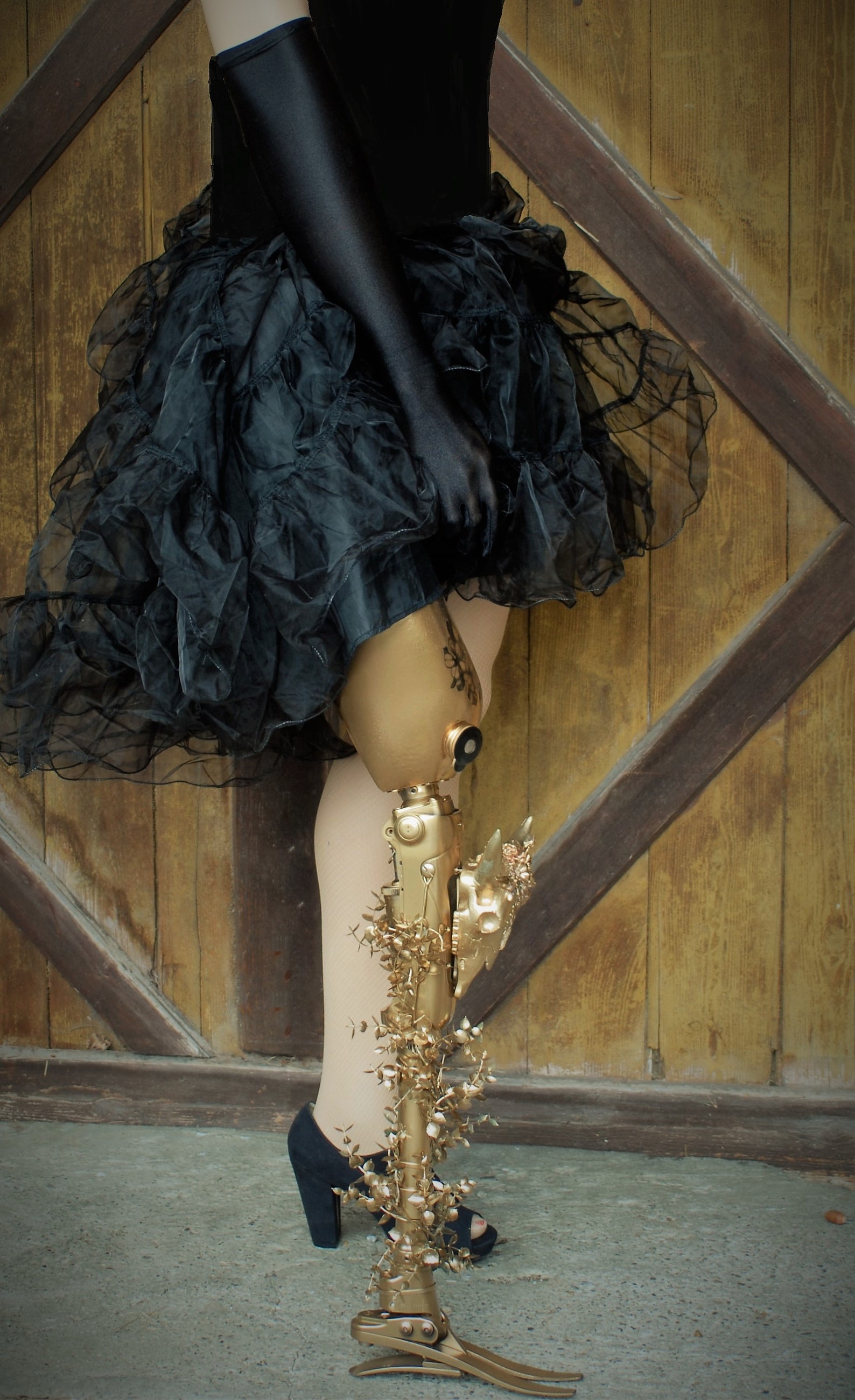 Unique STEAMPUNK Gothic Womens Prosthetic Leg Above Knee Amputee ...