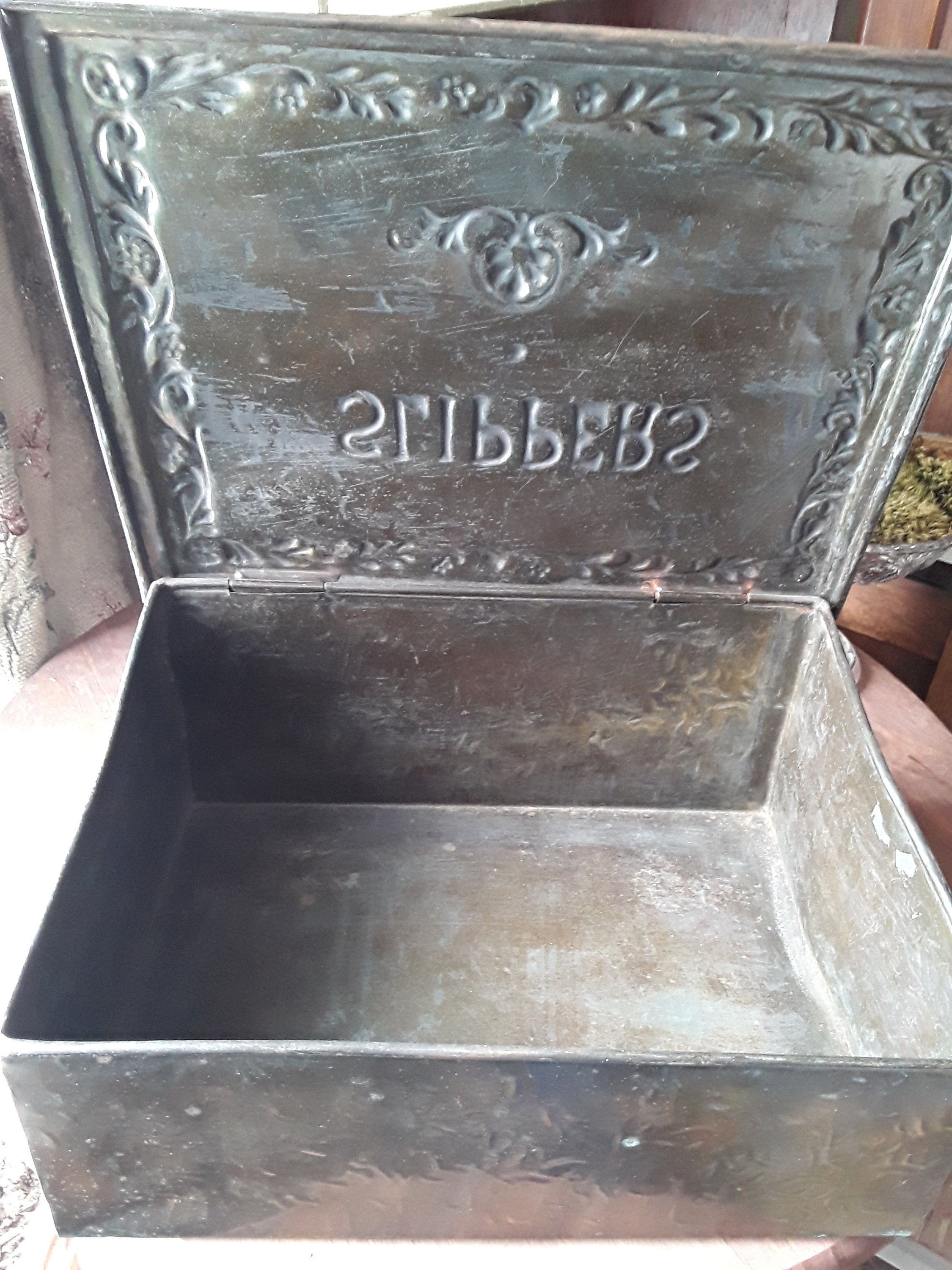 Vintage Tin Slipper Box - Etsy
