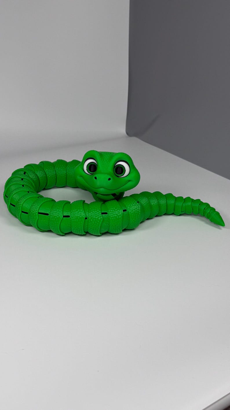 3D Printed Articulated Snake – Poseable Fidget Toy, Desk Decor - Etsy