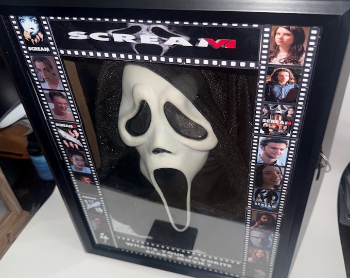 SCREAM Ghostface LED Display Case - Etsy