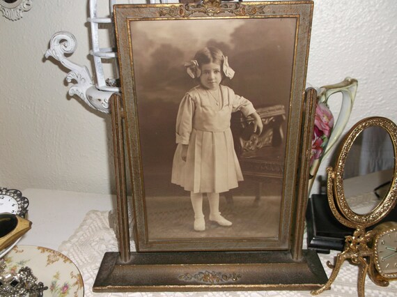 Beautiful Victorian Swing Picture Frame with Pretty little | Etsy