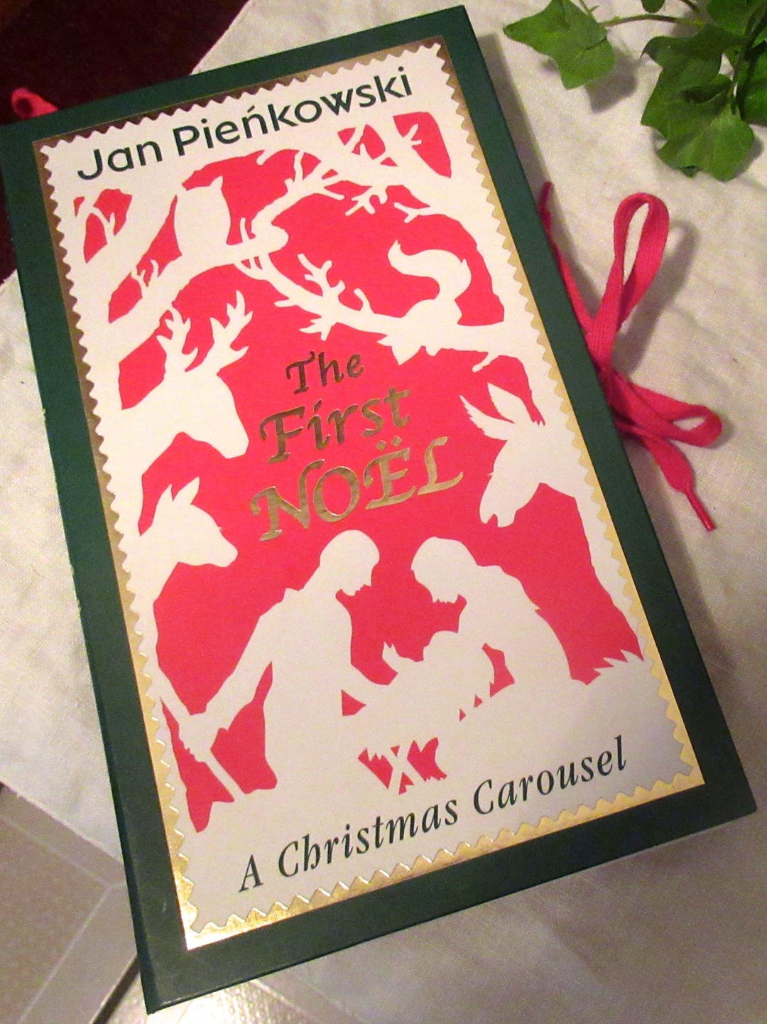 Christmas Book Carousel the First Noel by Jan Pienkowski 3D Cutout ...
