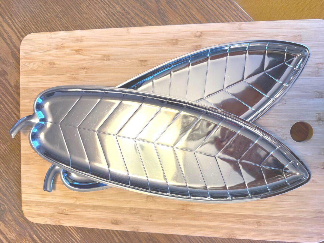 Vintage Chrome Banana Leaf Trays | Set of 2 - Etsy