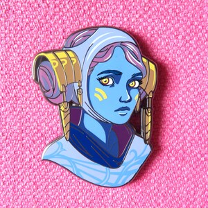 IN HAND Riyo Chuchi Clone Wars Pantoran Senator Gold Plated Hard Enamel ...