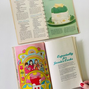 Vintage 70s Jell-o Books / Set of Two / Jello Cookbook / Vintage ...