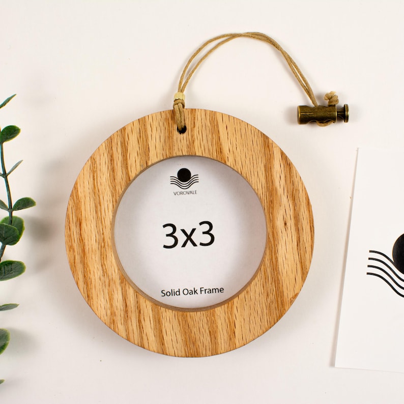 Round Wood Photo Ornament – Rustic Oak Hanging Picture Frame - Etsy