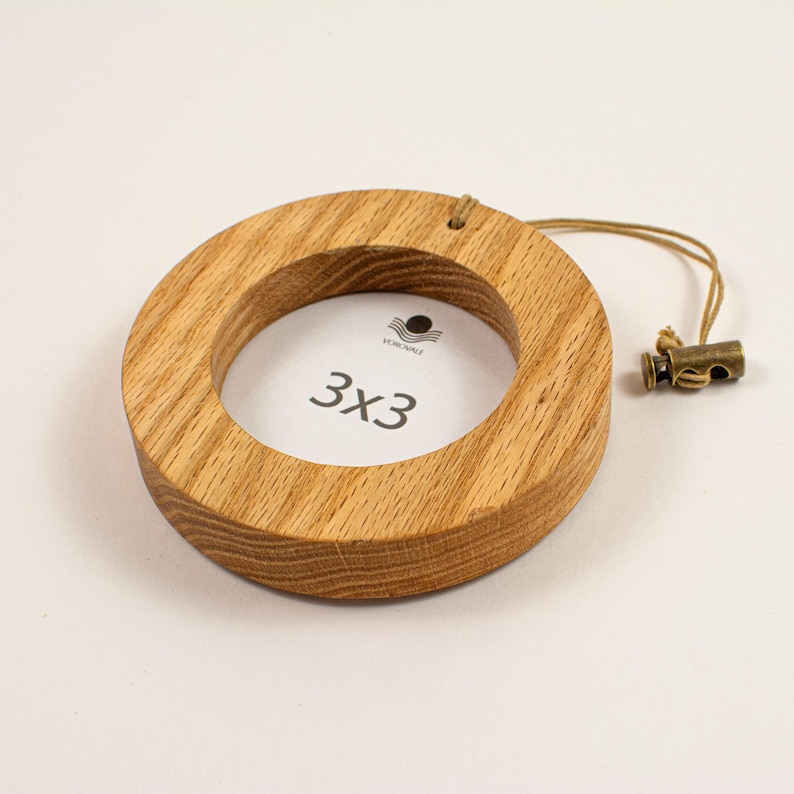 Round Wood Photo Ornament – Rustic Oak Hanging Picture Frame - Etsy