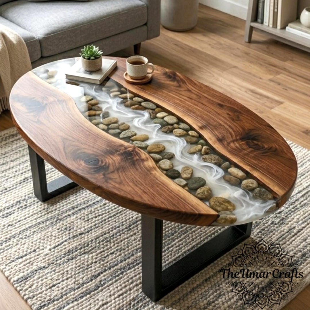 Ovale walnotenhouten epoxy River-tafel met natuurlijk River Rock ...