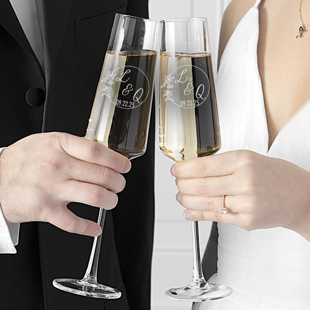 Initials Engraved Wedding Champagne Flute Set, Wedding Flutes Engraved ...