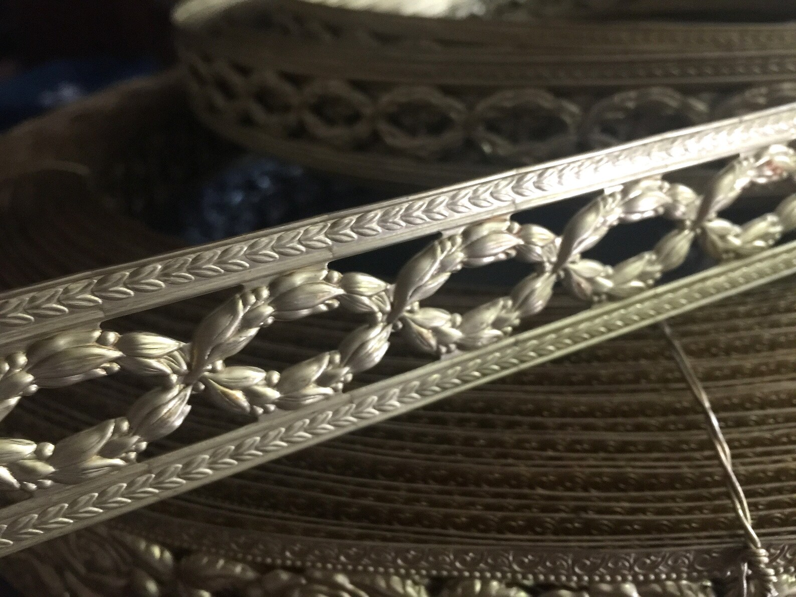 RARE Laurel Wreath Gallery Banding 1 Foot | Etsy