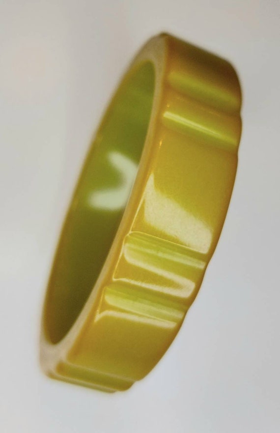 chartreuse bakelite carved - Gem