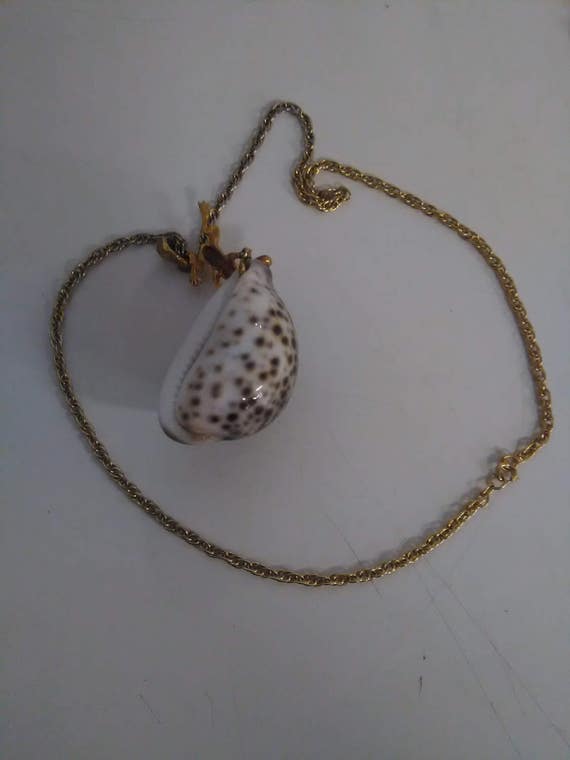 Vintage Goldtone Frog Spotted Sea Shell Pendant Neckl… - Gem