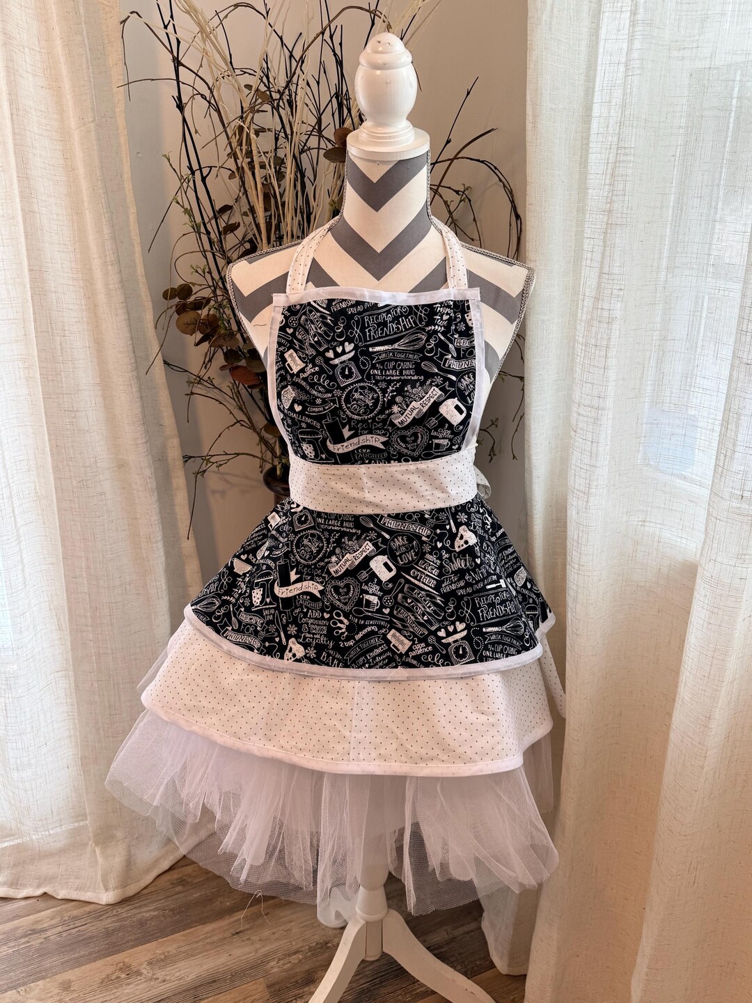 Retro Friendship Apron | Kitchen Apron | Gift for Bakers & Gardeners - Etsy