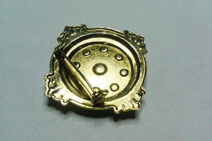 Vintage Gold Tone Victorian Style Pin / Brooch - Etsy