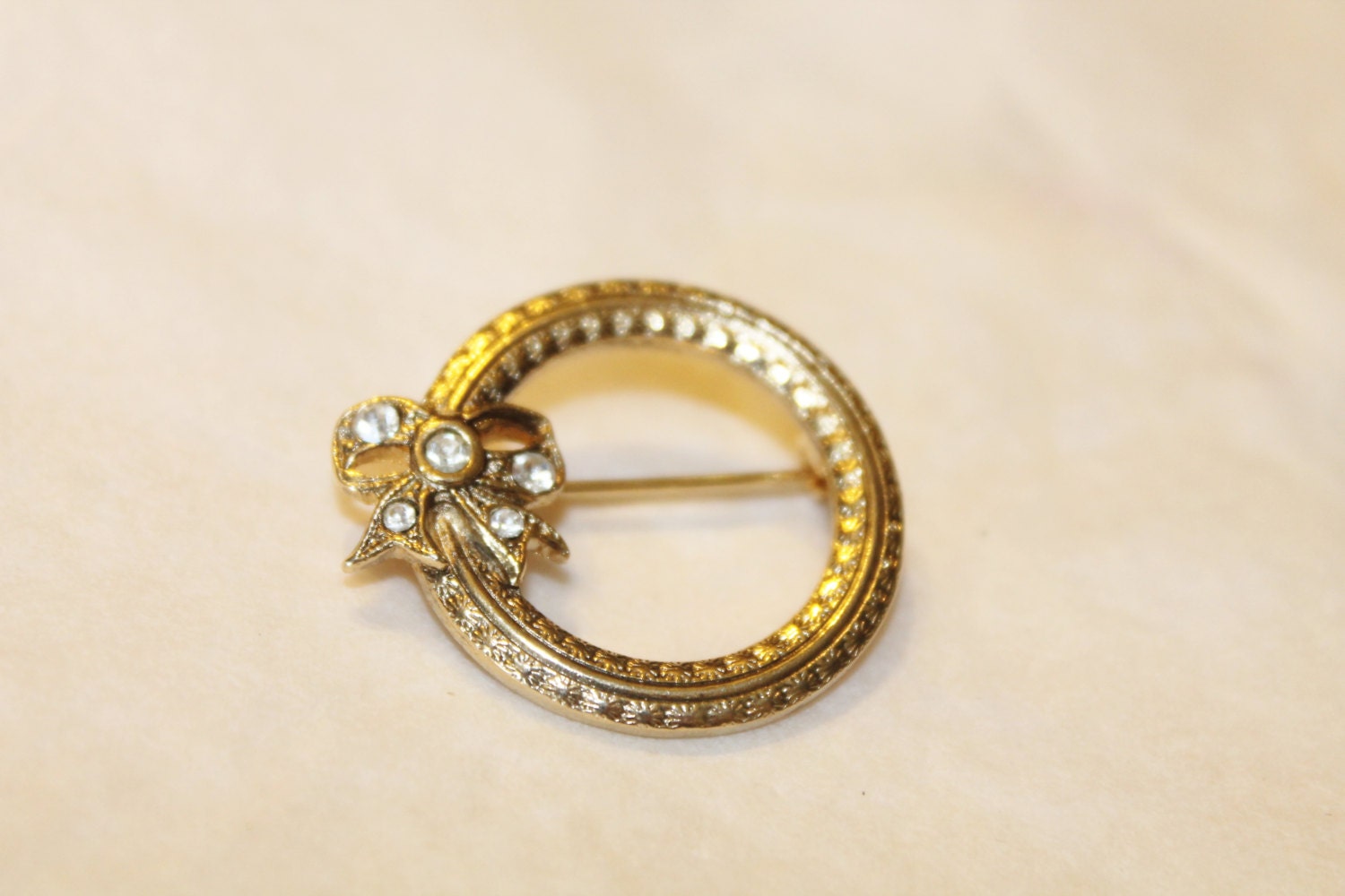 Golden Circle / Wreath With Rhinestone Bow Pin - Etsy