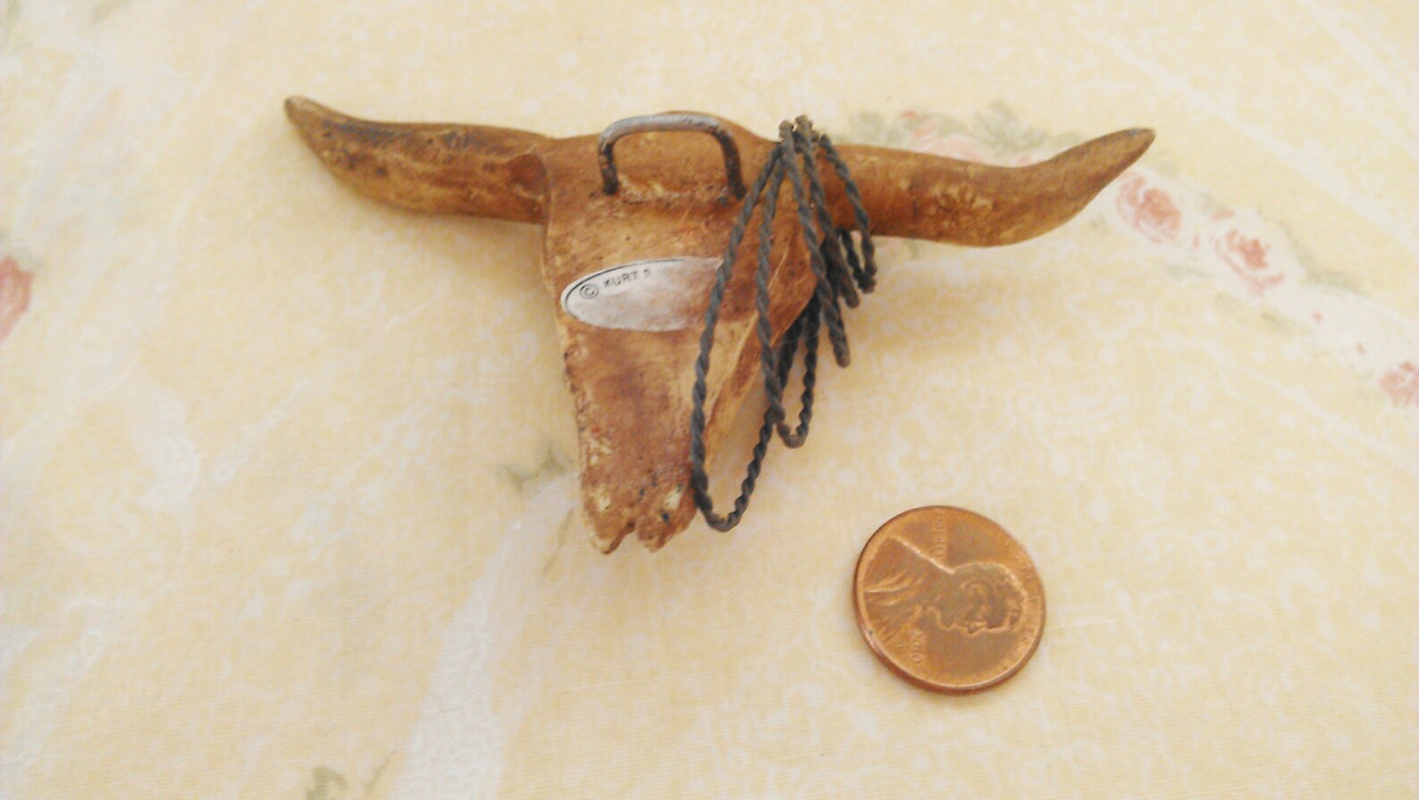 Plastic Molded OX or Cattle Skeleton Head With Wire Rope - Craft Supply ...