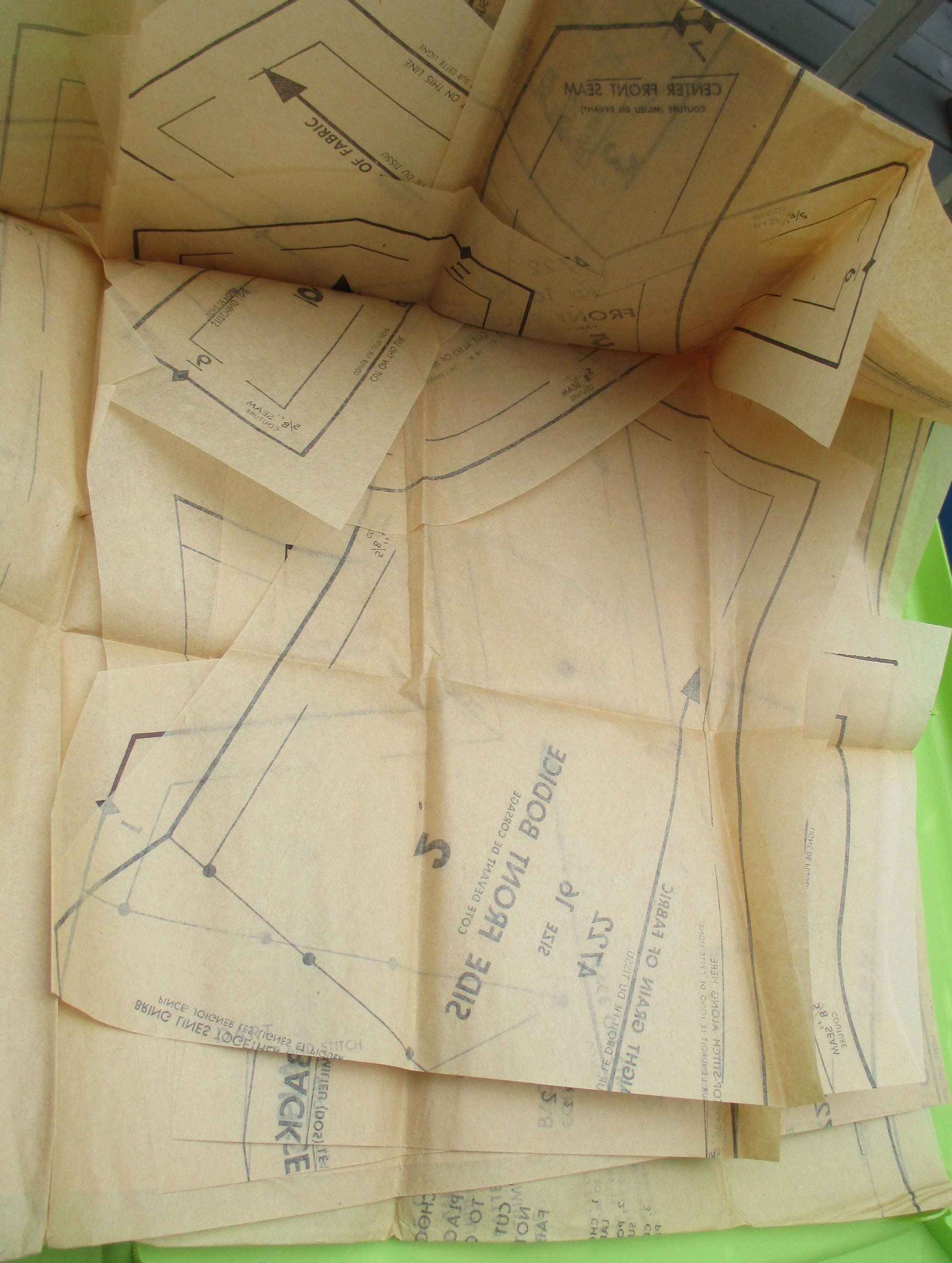 1950s Glamour Dress Sewing Pattern Sweetheart Self Ruffle Collarette ...