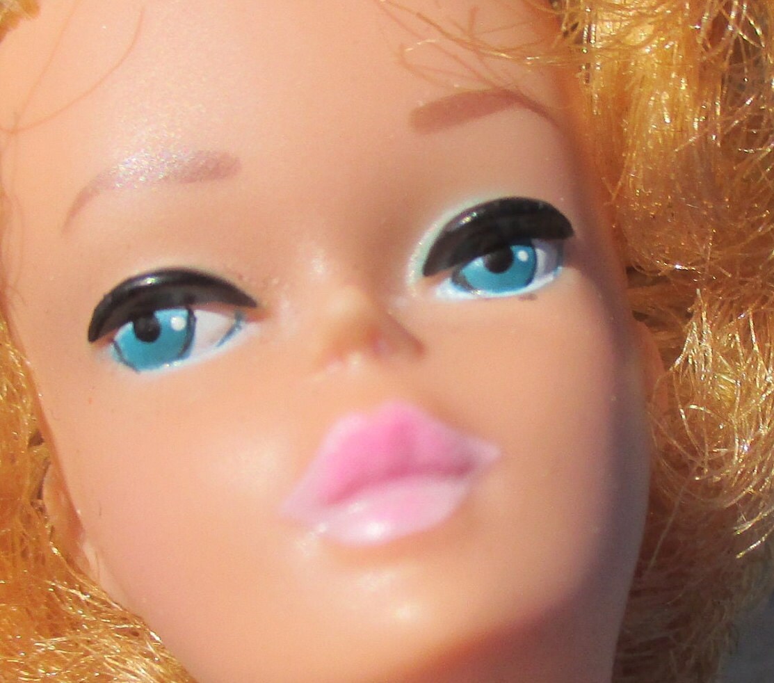 White Ginger Barbie Doll Bubble Cut Bubble Gum Pink First Issue 1961 ...