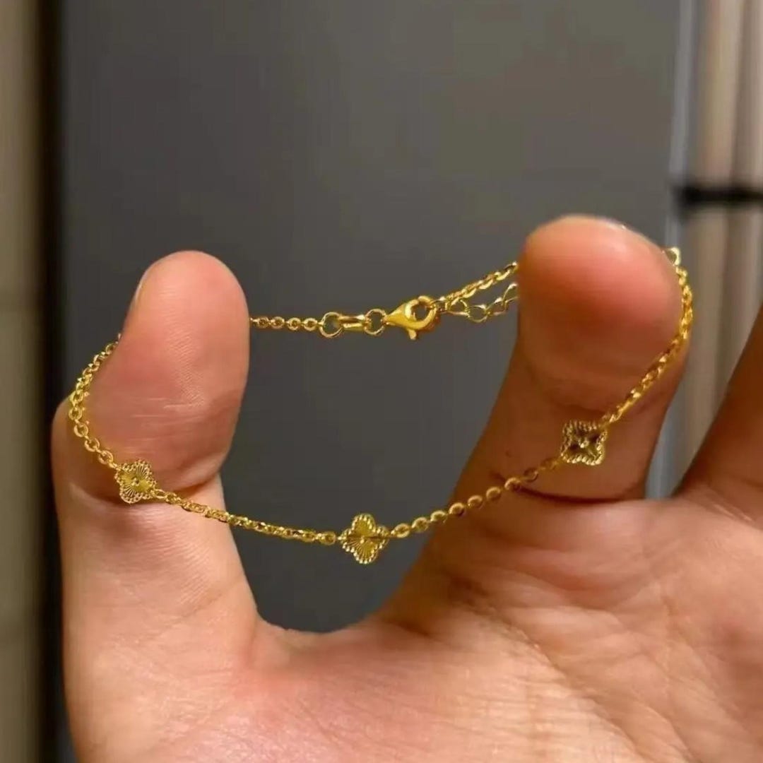 Gold Four-leaf Rose Bracelet With Three Flowers – Elegant Floral Hand ...